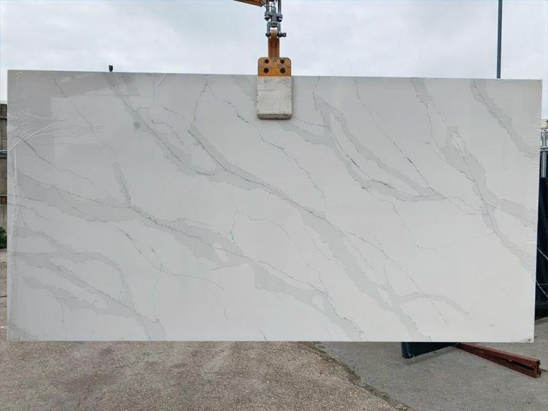 Calacatta Royal Quartz Worktop - Kitchen Worktop